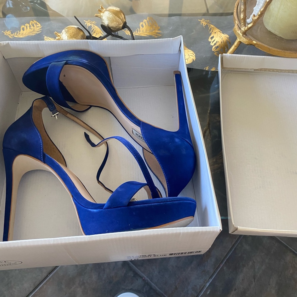 Velvet Royal Blue Shoe - Gem